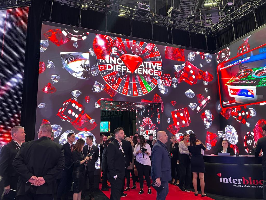 Primeiro dia da G2E com muitas inovações e uma multidão enérgica de ...